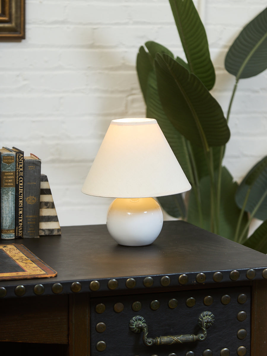 White Round Ceramic Table Lamp – Sunbeam Vintage